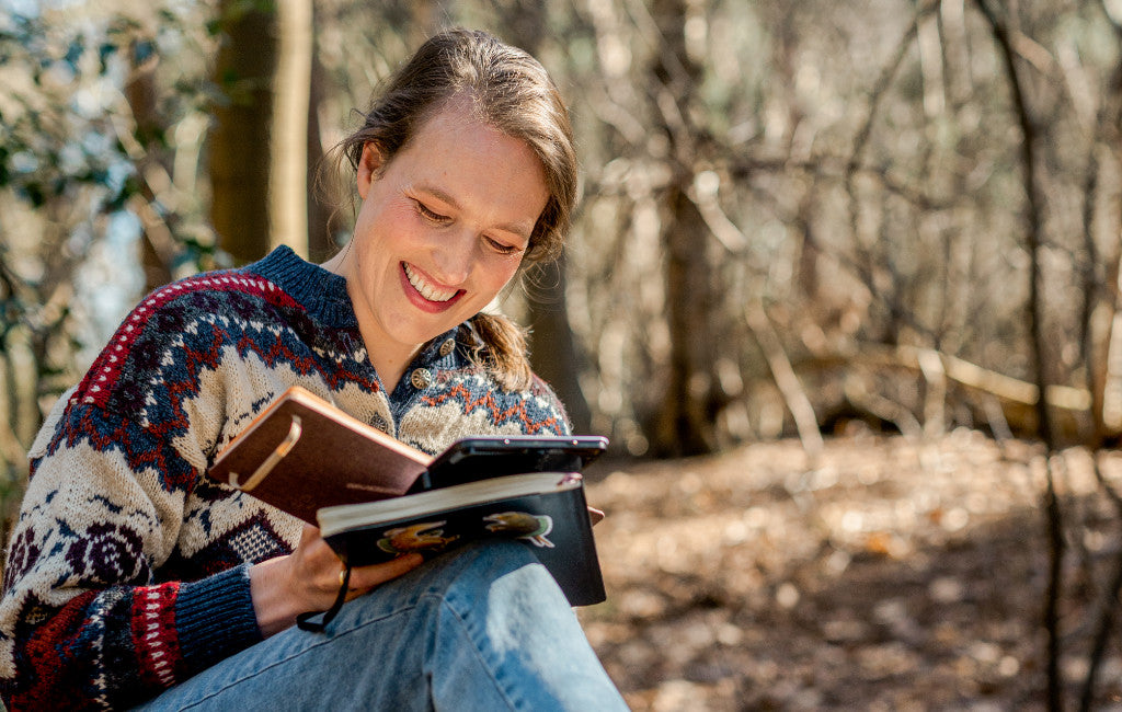 All about a cozy spring – Illustrator under a blankie
